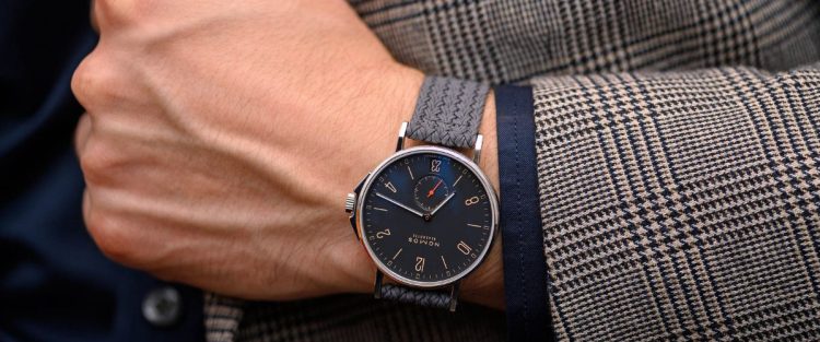 The Psychology of Watch Wearing on the Right Hand - Exquisite Timepieces
